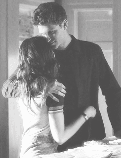 Pretty Little Liars Gif - Gif Abyss