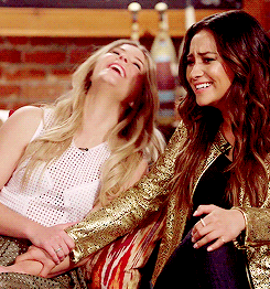 Pretty Little Liars Gif - Gif Abyss