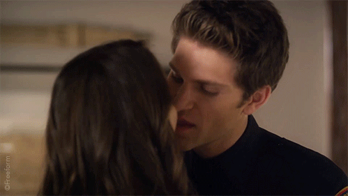 Pretty Little Liars Gif - Gif Abyss