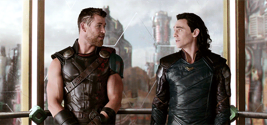 Download Movie Thor: Ragnarok Gif