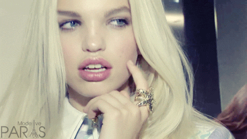 Model Gif - Gif Abyss