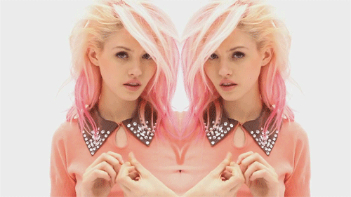 Model Gif - Gif Abyss