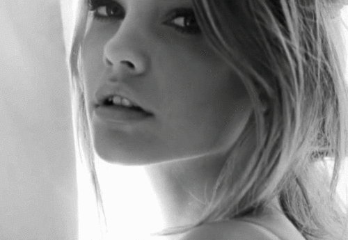 Download Celebrity Barbara Palvin