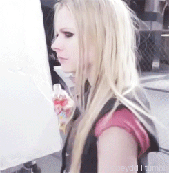 Avril Lavigne Gif - Gif Abyss