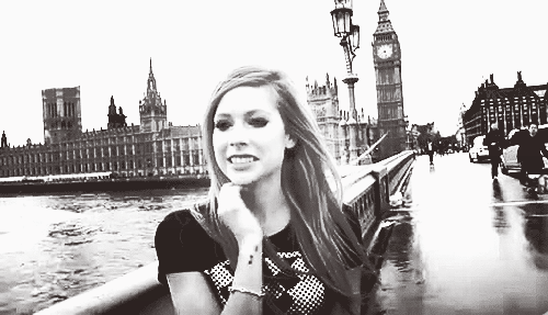 Avril Lavigne Gif - Gif Abyss
