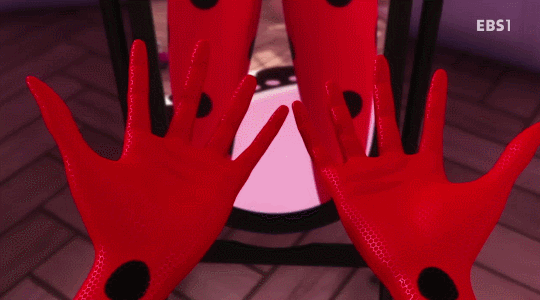 Download TV Show Miraculous Ladybug Gif