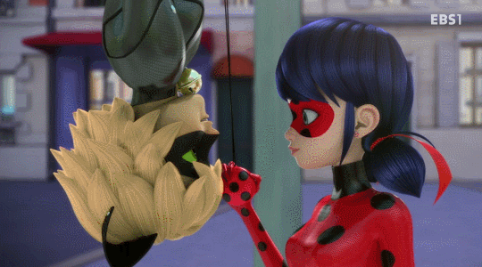 Download TV Show Miraculous Ladybug Gif