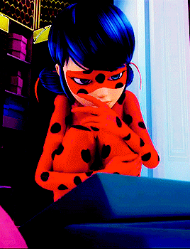 Download TV Show Miraculous Ladybug Gif